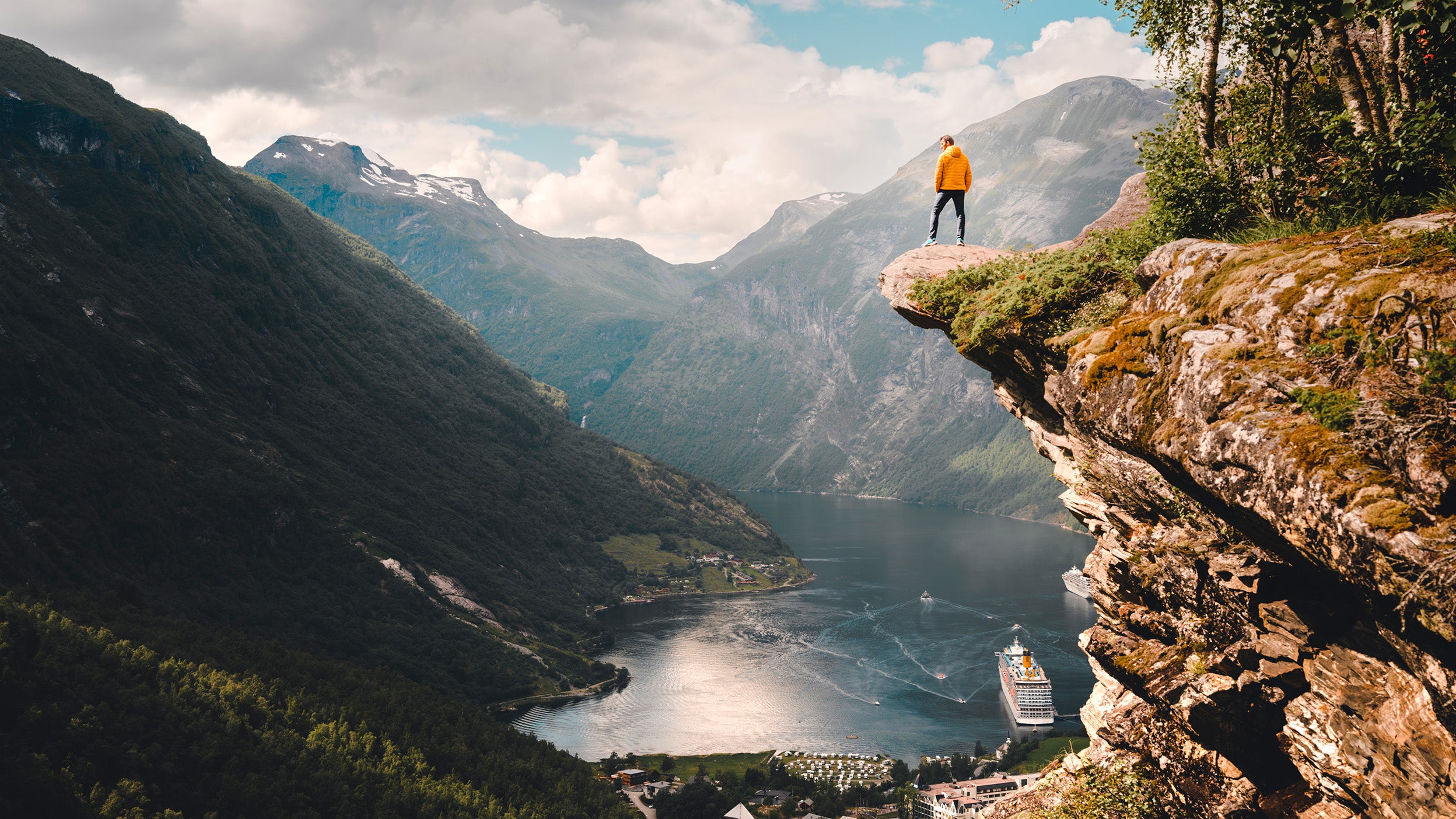 DST Vision | Invesco US